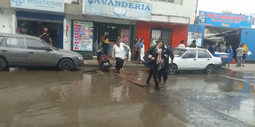 Fuerte aniego muy cerca del río Surco en Chorrillos - Radio Antena 10 ...